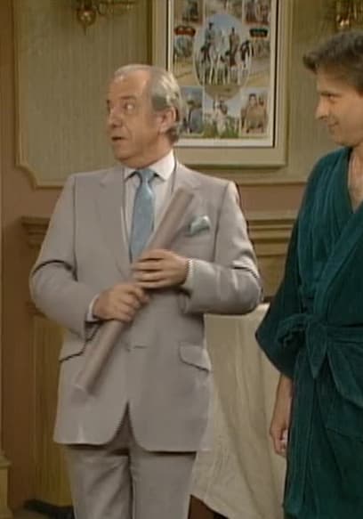 Watch Silver Spoons S04:E401 - Mrs. Stratton Builds Her Dream House ...