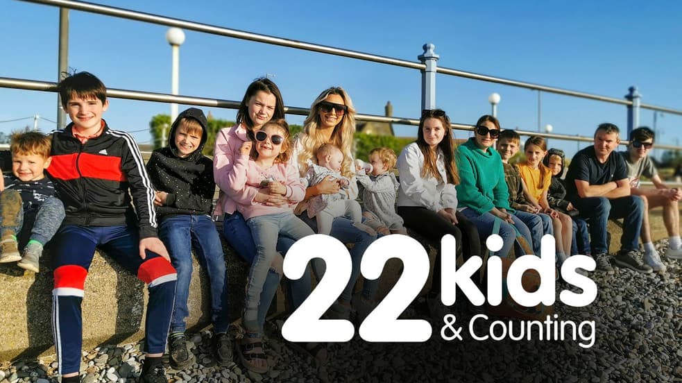 Watch 22 Kids and Counting Streaming Online | Tubi Free TV