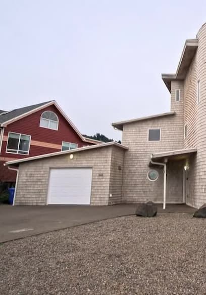 Watch Beach Hunters S04:E08 - Oregon Coast Beach House - Free TV Shows ...