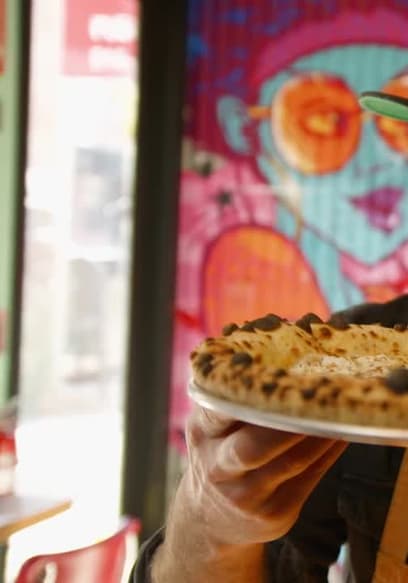 Watch Food Paradise S11:E06 - American Eats - Free TV Shows | Tubi