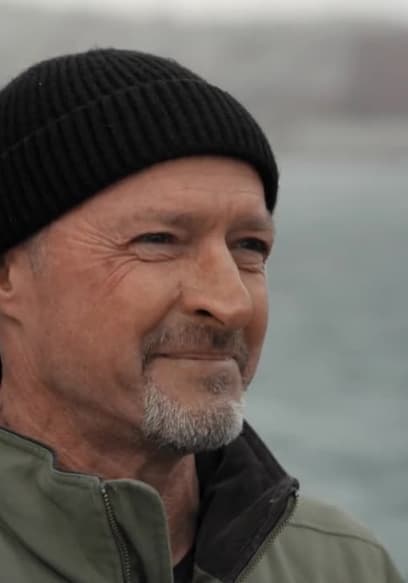 Watch East Harbour Heroes S01:E09 - The Strike - Free TV Shows | Tubi