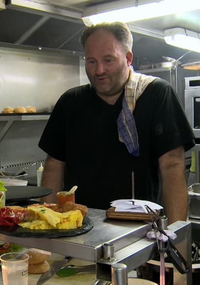 Watch Ramsay's Kitchen Nightmares S06:E02 - Le Deck - Free TV Shows | Tubi