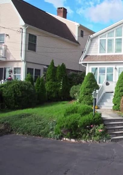 Watch Beach Hunters S04:E01 - Middle Ground on the Coastline - Free TV ...