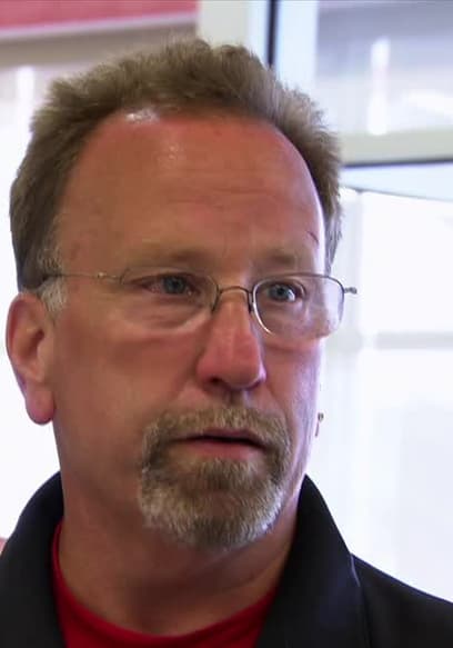 Watch Undercover Boss (USA) S04:E01 - Modells Sporting Goods - Free TV ...