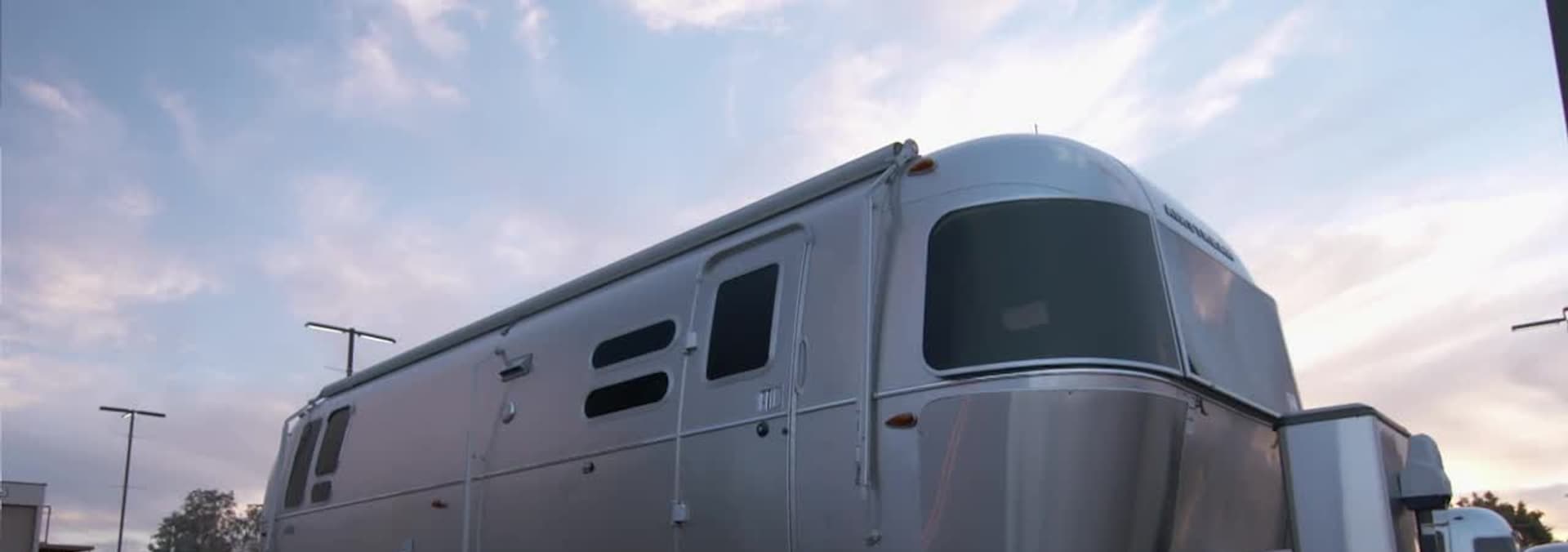 Watch Big Time RV S03:E05 - Bombshells Away - Free TV Shows | Tubi