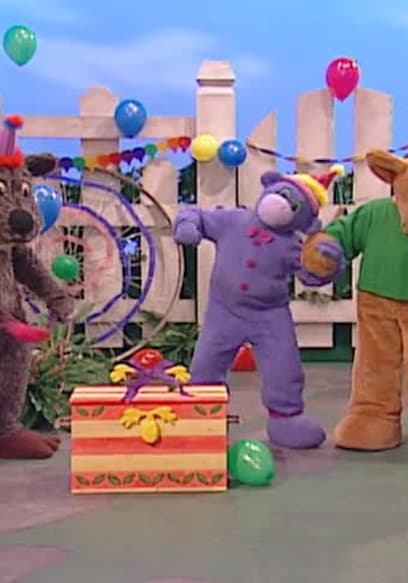 Watch Elliot Moose S02:E02 - The Surprise Party / Hot Ice / The ...