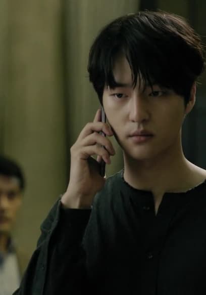 Watch Duel S01:E08 - Episode 8 - Free TV Shows | Tubi