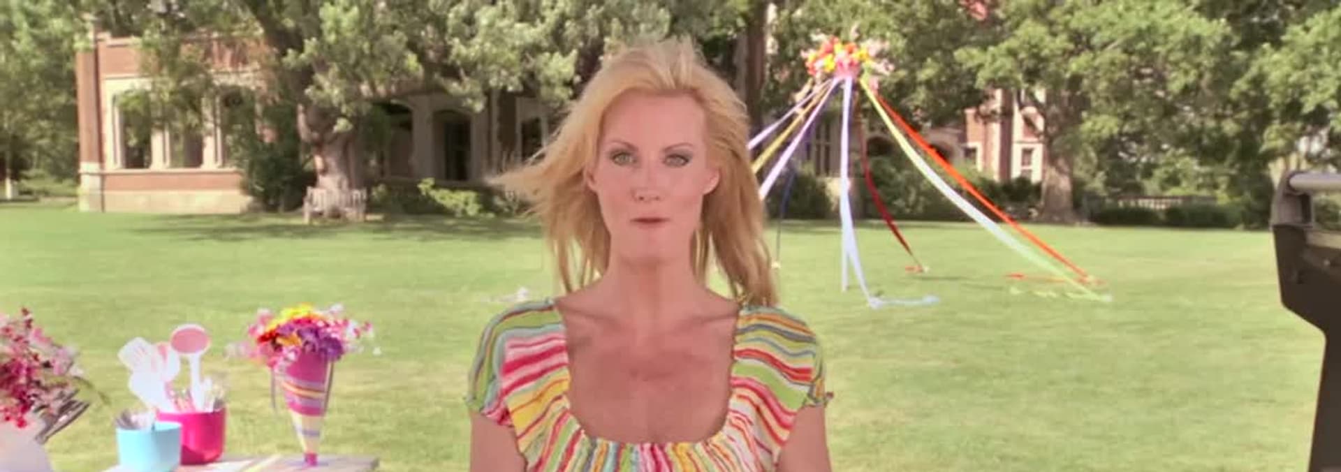 Watch Semi-Homemade Cooking With Sandra Lee S07:E12 - Spring Picnic - Free TV Shows | Tubi