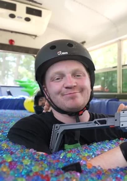 Watch Unspeakable S14:E17 - Bus Compilation (Pt. 2) - Free TV Shows | Tubi