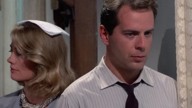 Watch Moonlighting S02:E02 - The Lady in the Iron Mask - Free TV Shows ...