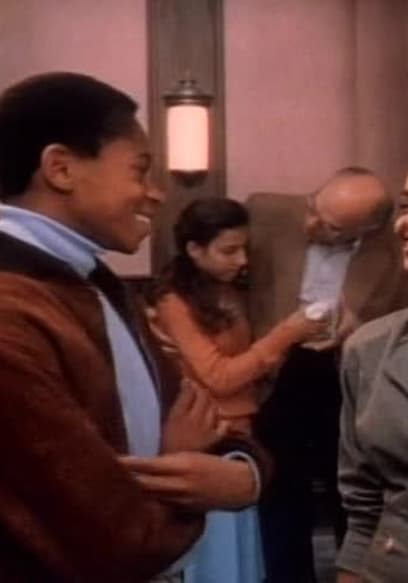 Watch T and T S01:E02 - Mug Shot - Free TV Shows | Tubi