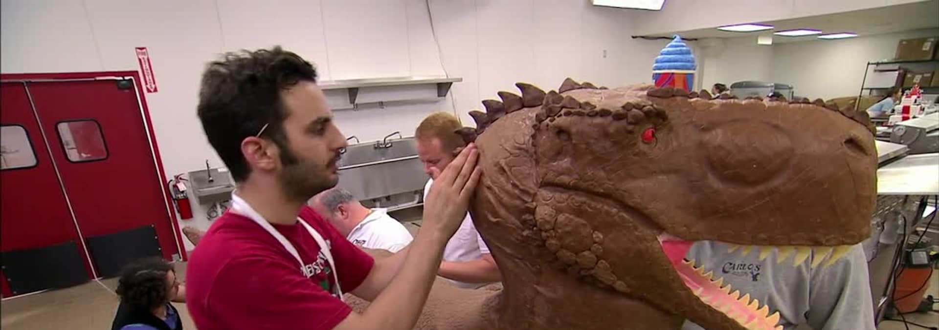 Watch Cake Boss S06:E02 - Paleontology - Free TV Shows | Tubi