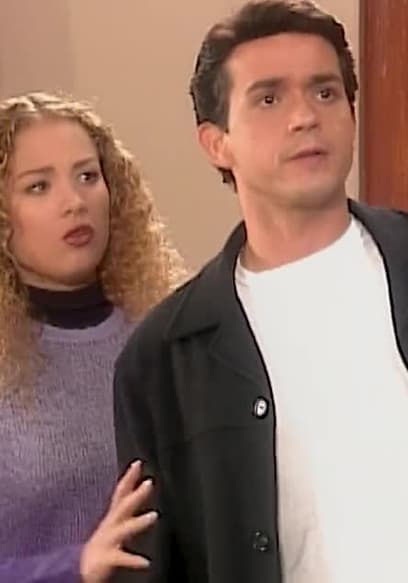 Watch Mujer secreta S01:E123 - Capítulo 123 - Free TV Shows | Tubi