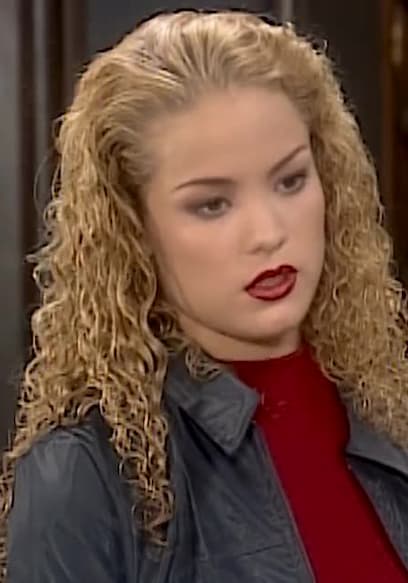 Watch Mujer Secreta S01:E82 - Capítulo 82 - Free TV Shows | Tubi