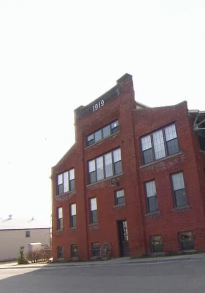 Watch You Live in What? S04:E03 - Missile Silo to Chicken Plant - Free ...