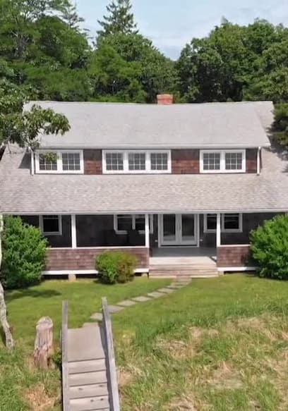 Watch Beach Hunters S06:E04 - Long Island Beach Hunt - Free TV Shows | Tubi