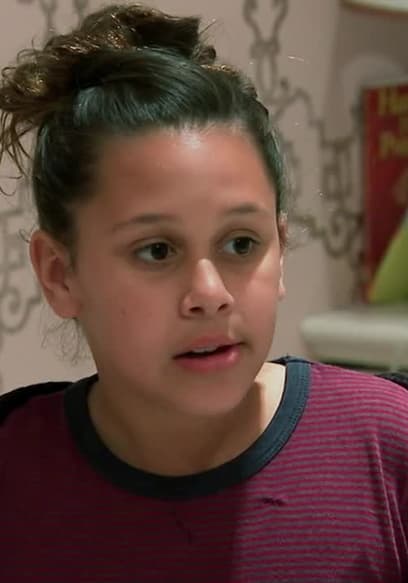 Watch Leah Remini: It's All Relative S02:E14 - The Camera Doesn't Lie ...