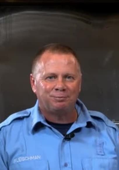 Watch Firehouse Kitchen S05:E13 - Rahway Fire Department - Free TV ...