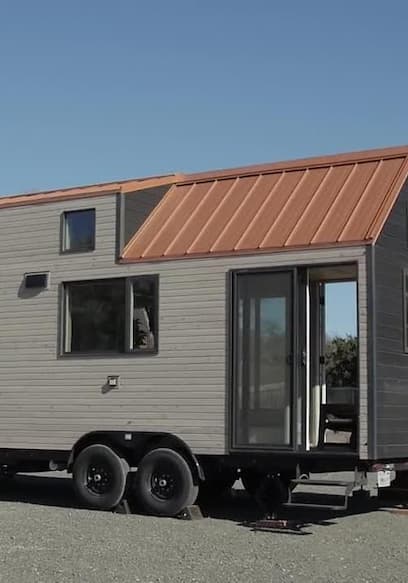 Watch Extreme RVs S05:E07 - Racer's Paradise - Free TV Shows | Tubi