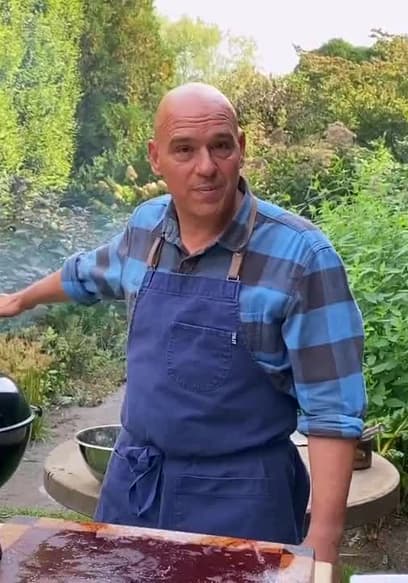 Watch Symon’s Dinner’s Cooking Out Thanksgiving S01:E01 - Thanksgiving ...