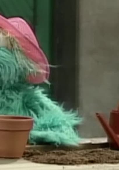 Watch Sesame Street S27:E40 - Elmo and Rosita Are Farming - Free TV ...