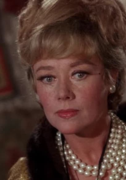 Watch Batman S03:E11 - The Londinium Larcenies - Free TV Shows | Tubi