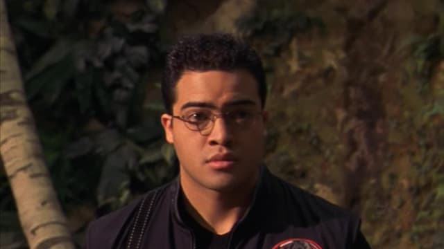 Watch Power Rangers Wild Force S10:E04 - Never Give Up! - Free TV Shows ...