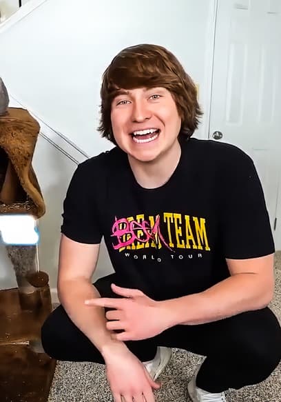 Watch Matthew Beem S01:E03 - I Built a Luxury $25,000 Cat Castle and ...