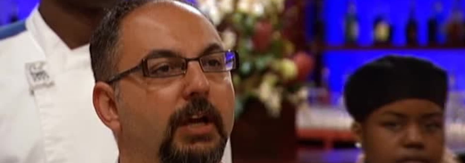 Watch Hell's Kitchen en Español S04:E09 - 7 Chefs Compiten - Free TV ...