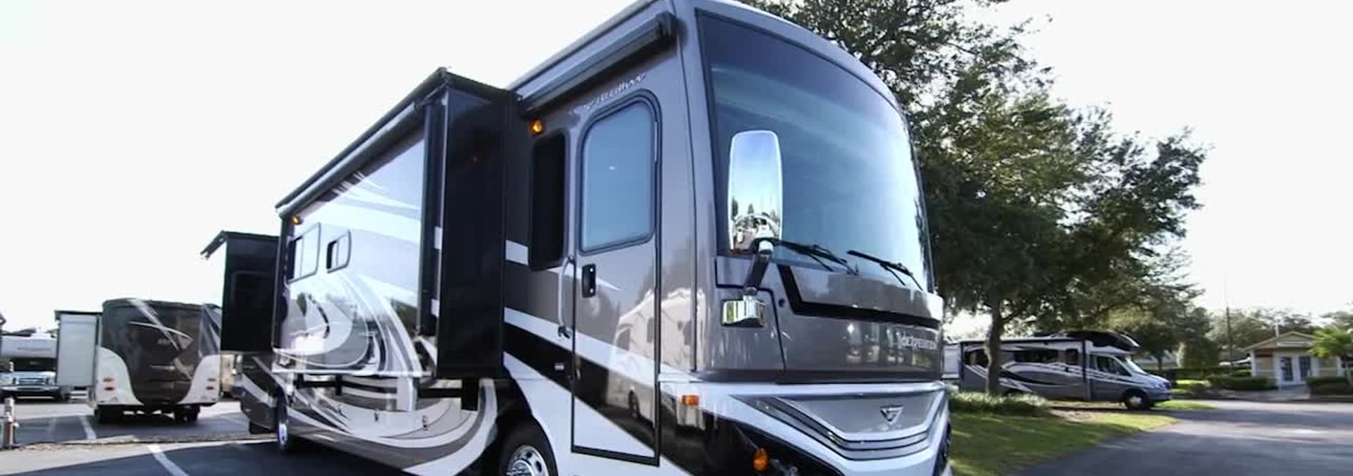 Watch Big Time RV S02:E08 - A Throne Fit for a King - Free TV Shows | Tubi