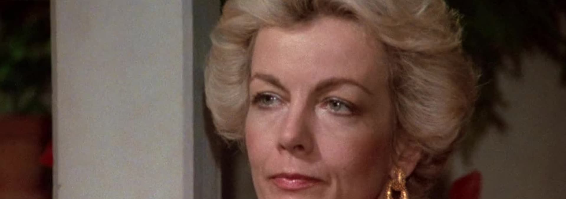 Watch Fantasy Island S02:E05 - Queen of the Boston Bruisers / War Games ...