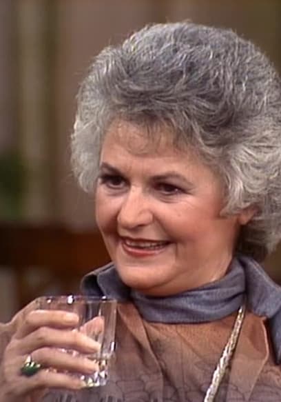 Watch Maude S05:E513 - Maude's New Friends - Free TV Shows | Tubi