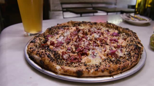 Watch Food Paradise S07:E01 - Saucy - Free TV Shows | Tubi