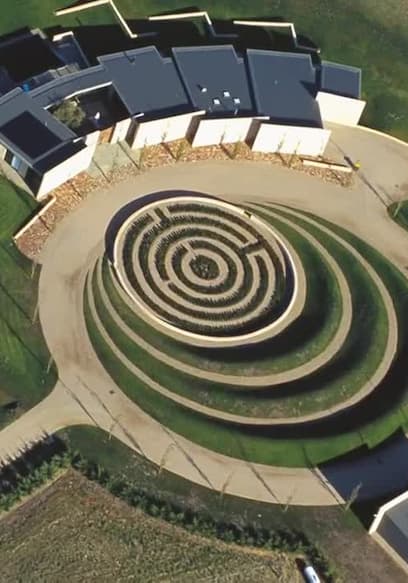 Watch Extreme Homes S03:E01 - Maze, Tank, Chalkboard - Free TV Shows | Tubi