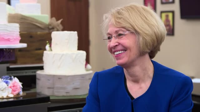 Watch Cake Boss S13:E15 - Lumberjacks and Giving Back - Free TV Shows | Tubi