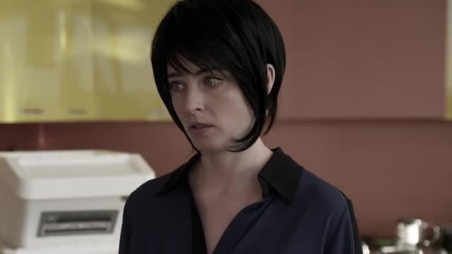 Watch Continuum S03:E02 - Minute Man - Free TV Shows | Tubi