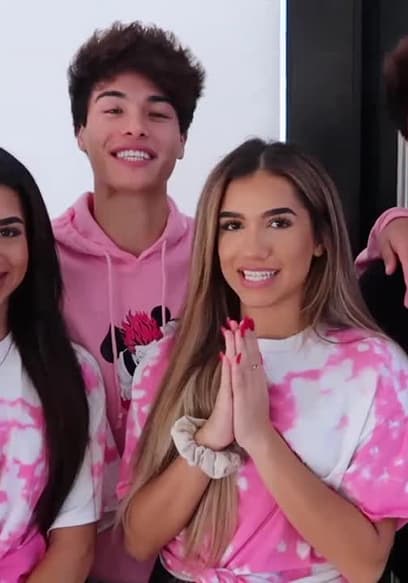 Watch Stokes Twins S08:E05 - Asking Strangers Which Twin They Prefer ...