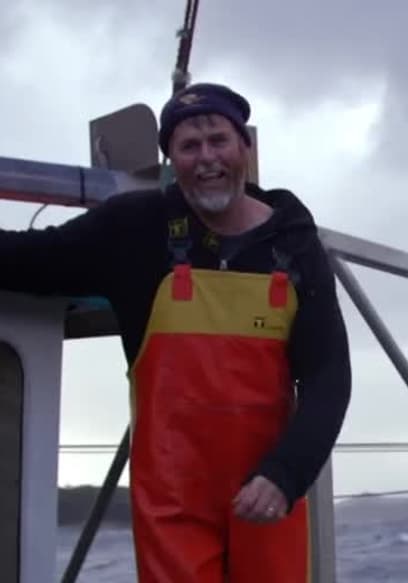 Watch Giant Lobster Hunters S01:E04 - Hunting for Big Reds - Free TV ...