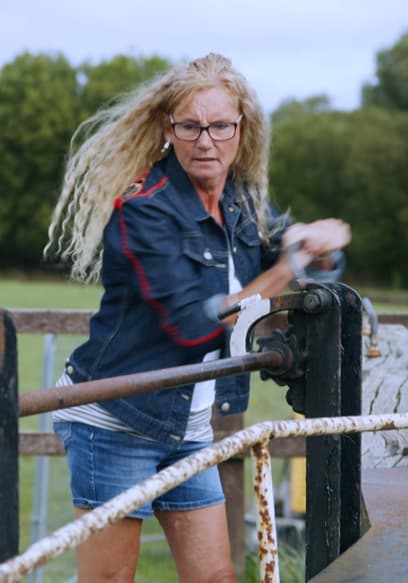 Watch Narrow Escapes S01:E03 - Episode 3 - Free TV Shows | Tubi