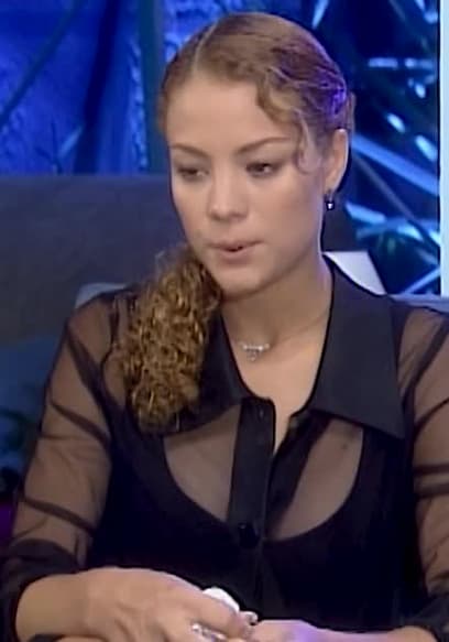 Watch Mujer secreta S01:E25 - Capítulo 25 - Free TV Shows | Tubi