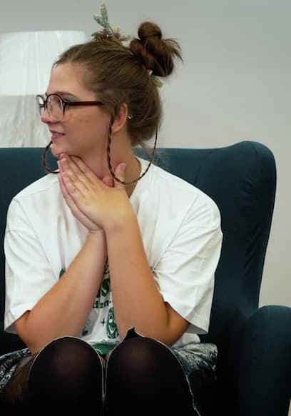 Watch The Jig Is Up S01:E10 - The Knight Was Right - Free TV Shows | Tubi