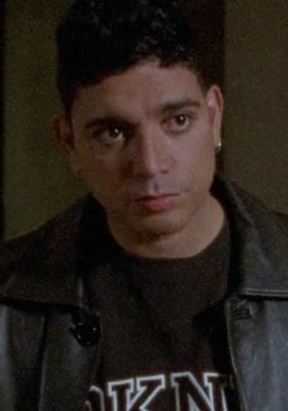 Watch New York Undercover S02:E26 - If This World Were Mine - Free TV ...