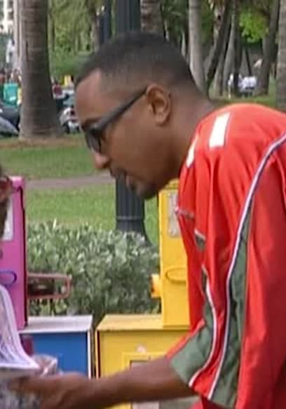 Watch Gagsters S01:E08 - Episode 8 - Free TV Shows | Tubi