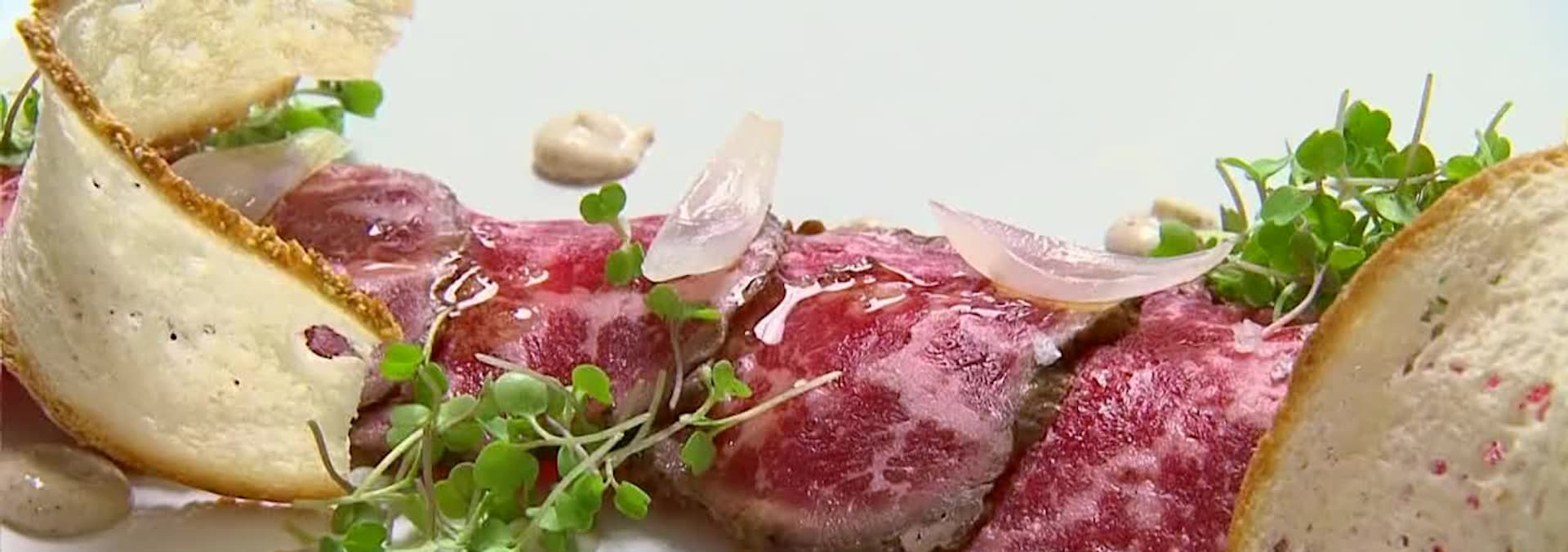 Watch Bizarre Foods With Andrew Zimmern S04:E05 - Chicago - Free TV ...