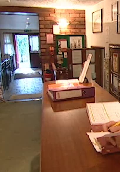 Watch The Hotel Inspector S02:E07 - Hanmer Arms (Revisit) - Free TV ...