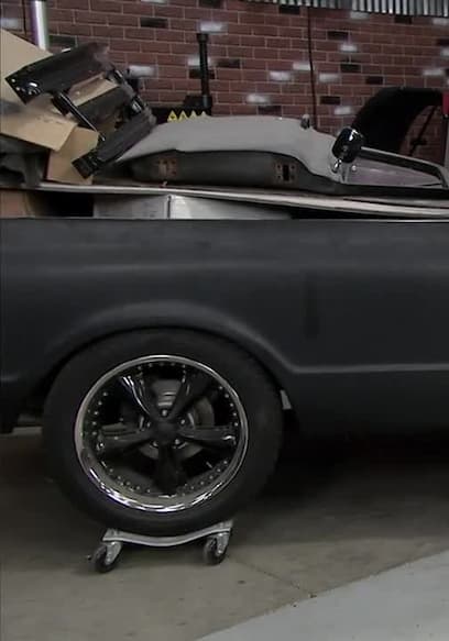 Watch All Girls Garage S03:E03 - Bogi's BMW - Free TV Shows | Tubi