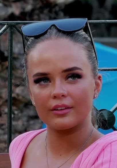 Watch Kavos Weekender S01:E07 - Episode 7 - Free TV Shows | Tubi