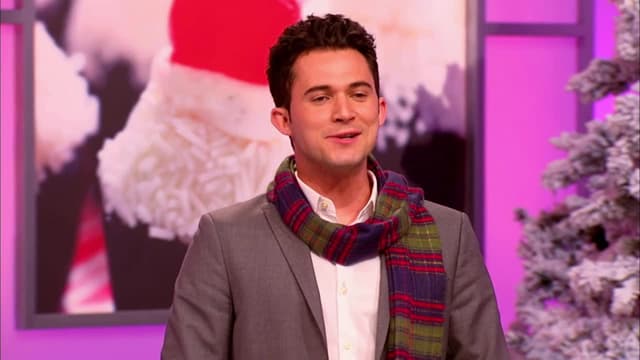 Watch Cupcake Wars S07:E07 - Cupcakes on Parade - Free TV Shows | Tubi