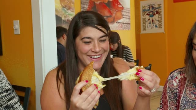 Watch Food Paradise S02:E16 - Extra Cheesy - Free TV Shows | Tubi