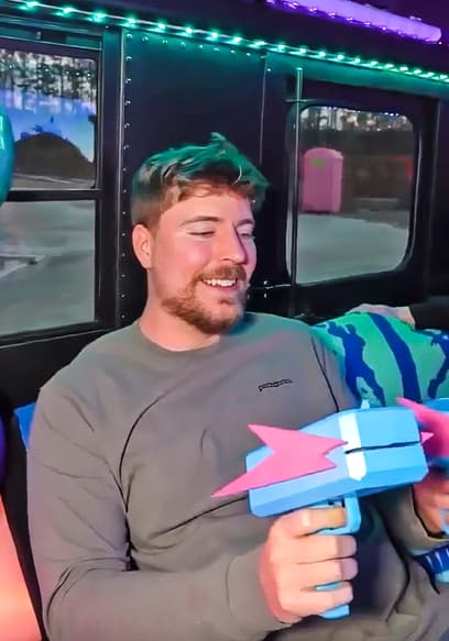 Watch Matthew Beem S01:E11 - Epic Builds for MrBeast: Battle Bus ...